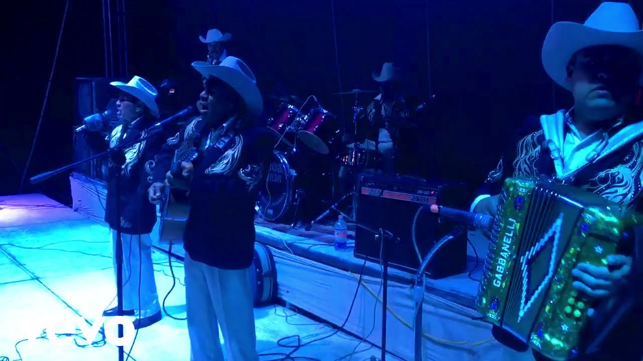 Hermanos Banda De Salamanca - Modesta Ayala - YouTube