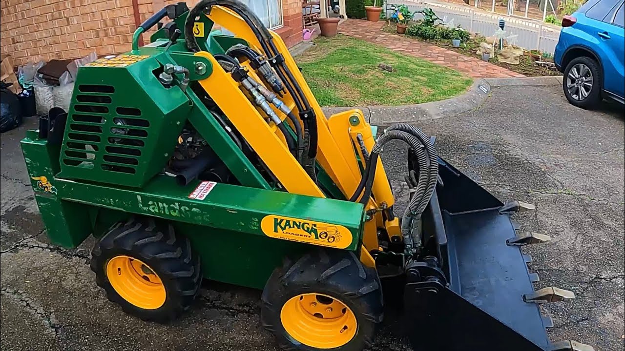 Kanga loader series 5 restoration part 2 - YouTube