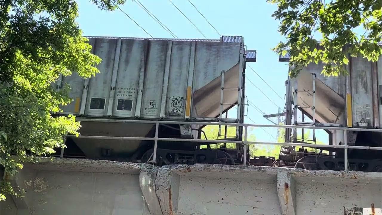 Iowa Northern Railroad 3804, 3808, HLCX 1082 & IANR 3886 Nora Springs, surprise on the end ...