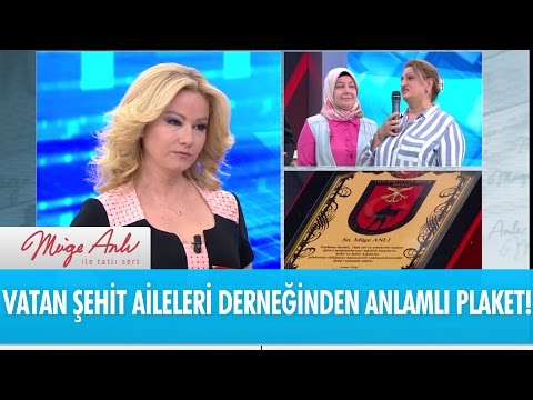 Vatan Şehit Aileleri Derneği'nden anlamlı plaket! - Müge Anlı ile Tatlı Sert 15 Mayıs 2017 - atv