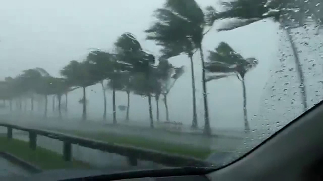 Cyclone Enawo hits Madagascar, March 2017 - Ciclón - YouTube