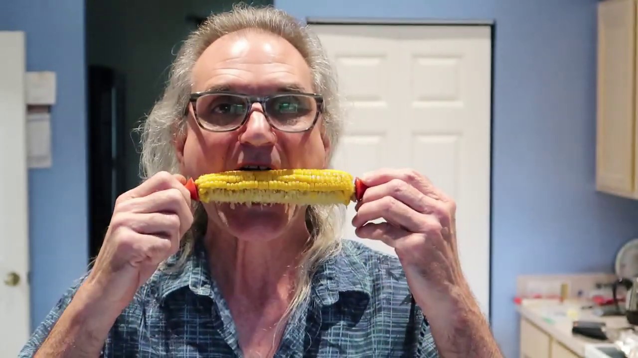 How To Eat Corn On The Cob - YouTube