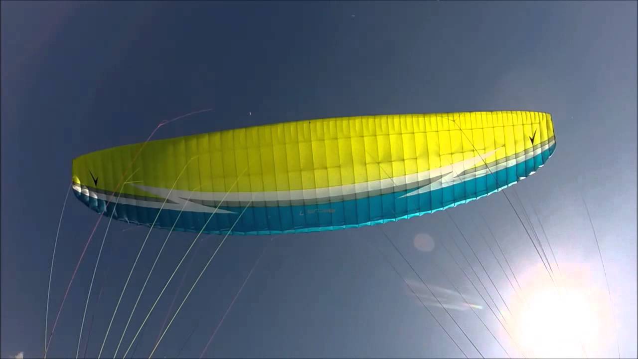 Swing Arcus 7 size 30 induced full speed asymmetric collapse - YouTube