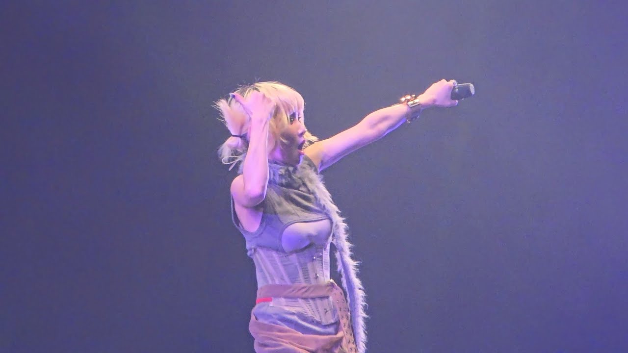 241110 Reol - ディア (Dear) + 第六感 (제6감) + No title @킨텍스 - YouTube