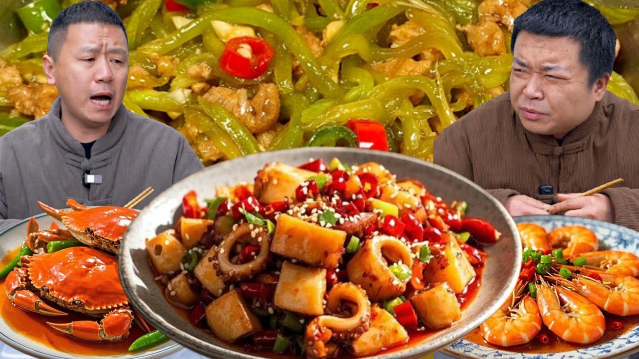 Three people with different thoughts play the blind box eating ...