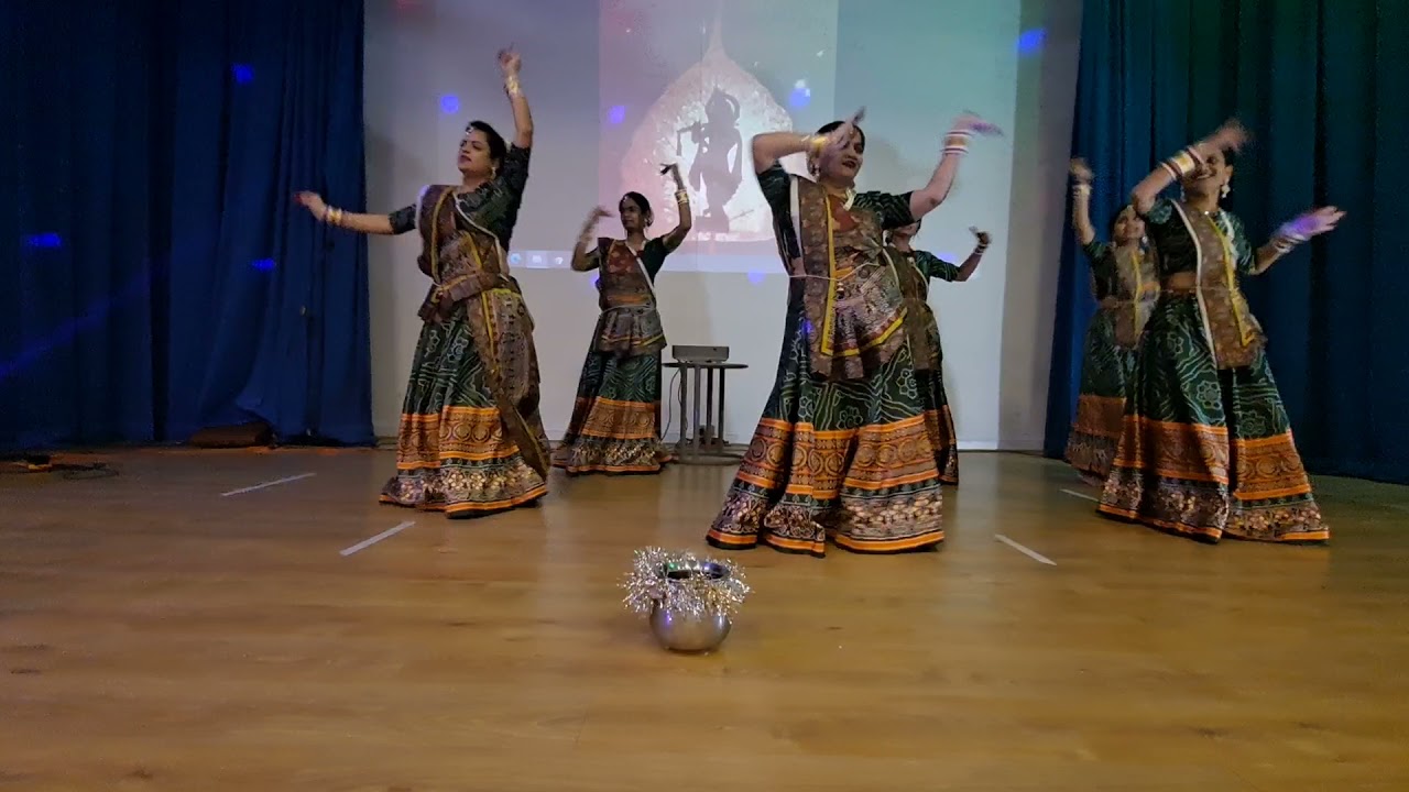 Soja Zara Dance Performance Diwali 2021 - SLP UK - YouTube