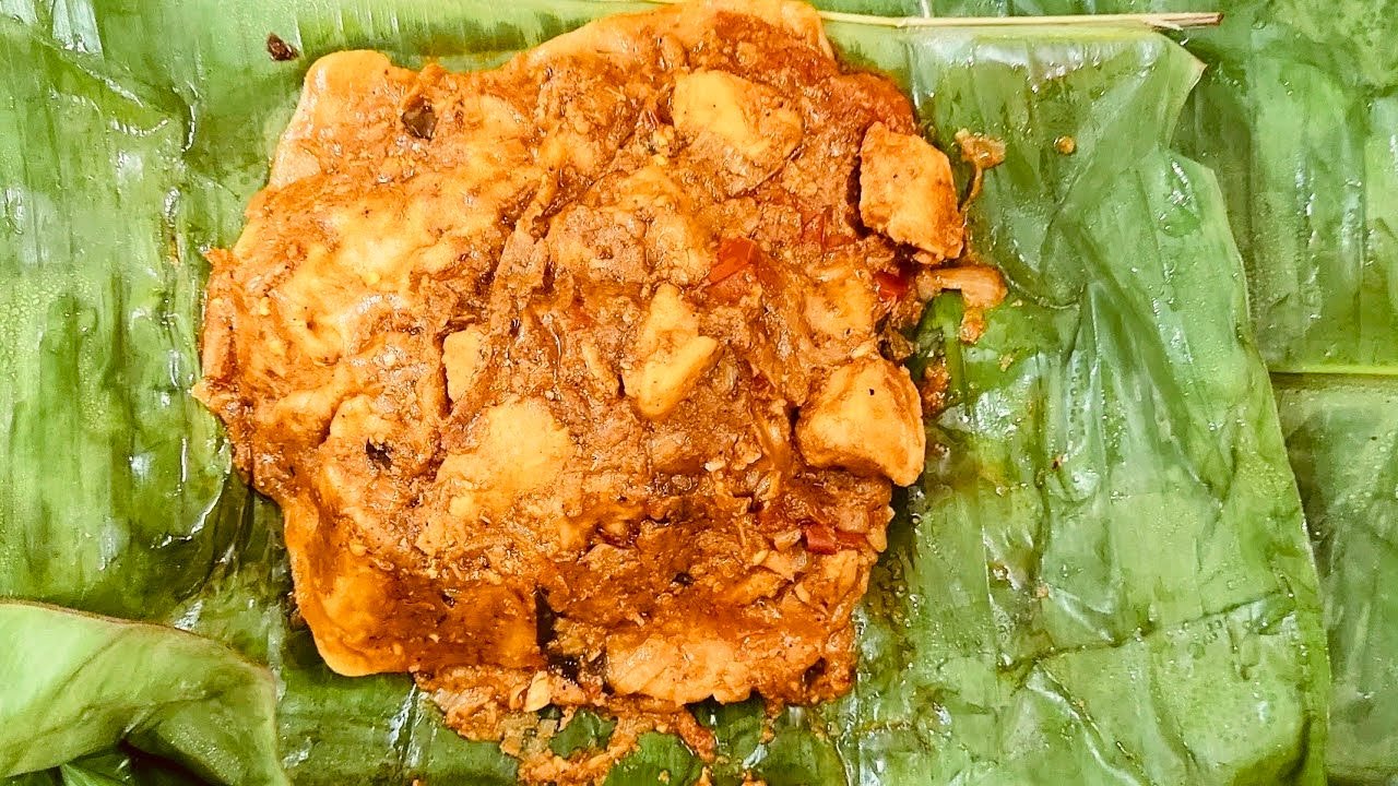in India delicious lots of curry and paratha on a banana leaf 🤤 - YouTube
