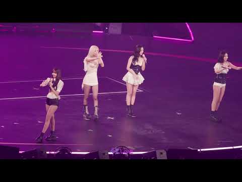 BLACKPINK 블랙핑크 Talk and Ask Fans to Put Away their Phones - DEADLINE Concert in Hong Kong 260124