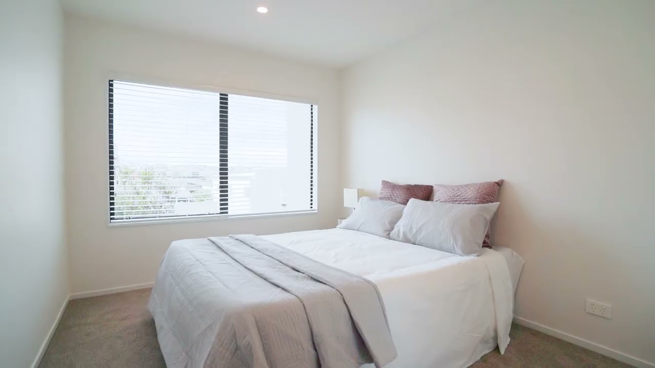 16 Quarters Lane, Beachlands - Mike Deverell and Lisa Vermaak - YouTube