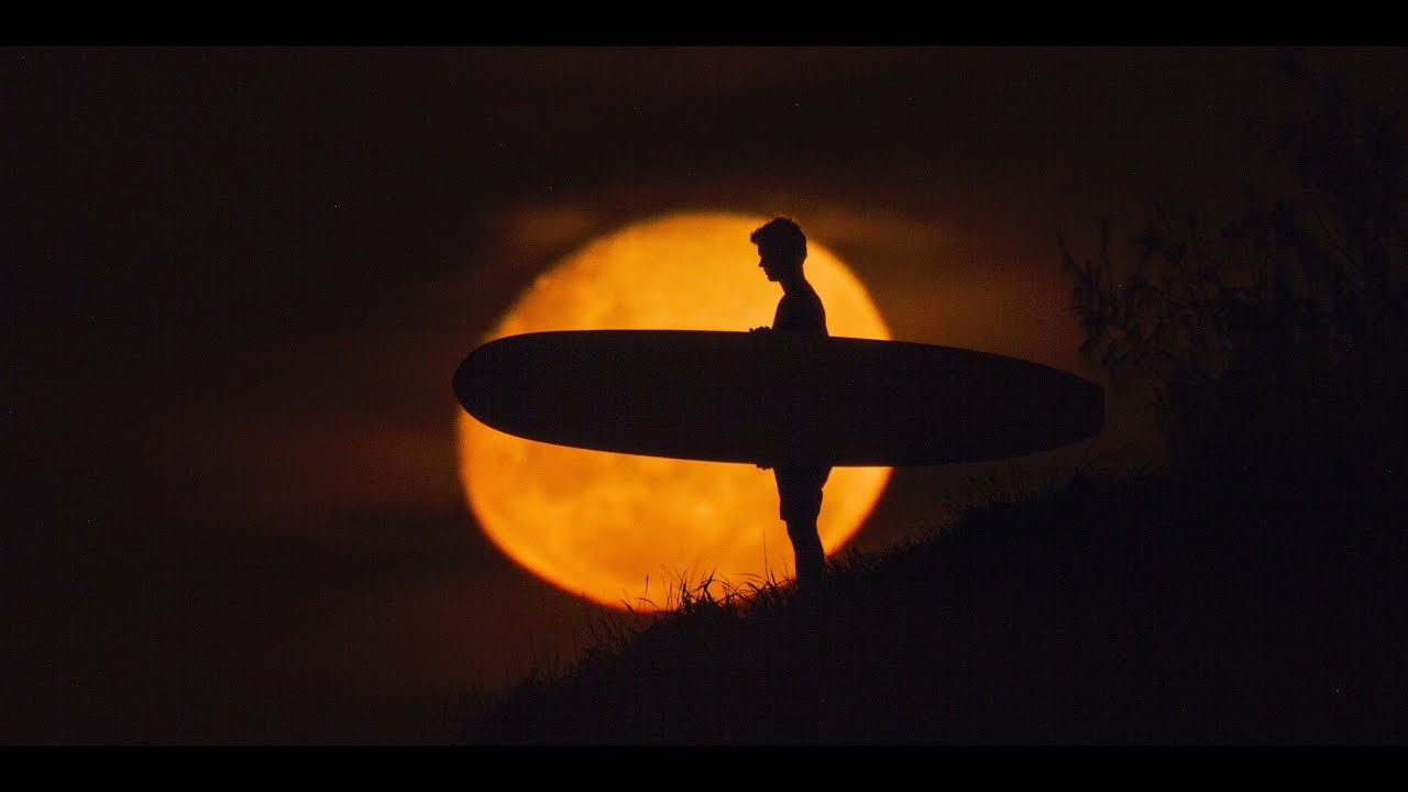 A Moonlight surf film - "Dancing in the Dark" by Spencer Frost - YouTube