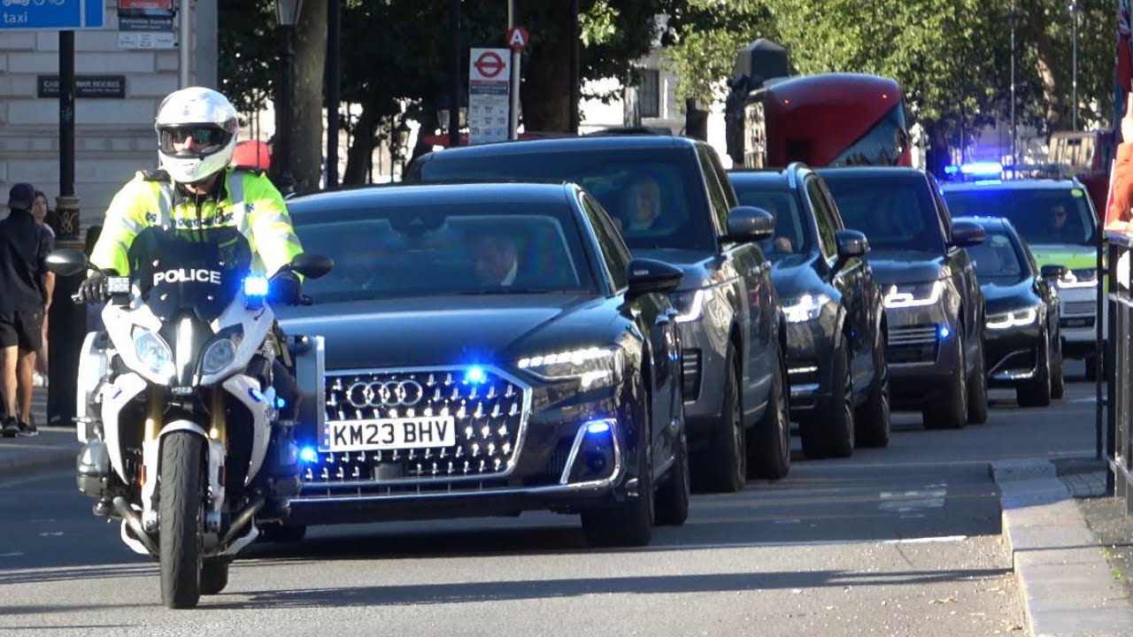 UK Prime Minister Sir Keir Starmer Motorcade Going Through London - YouTube