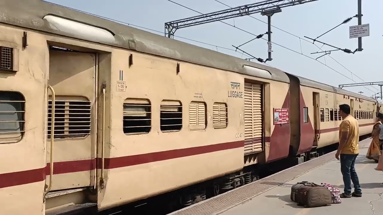 Heavy Acceleration Diesel Engine ️ Kolhapur Ahmedabad Express 🌼 11050 ...