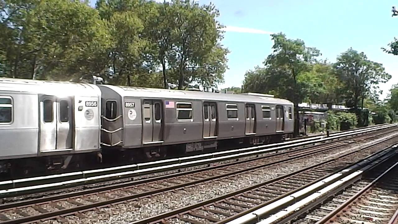 BMT Brighton Line: Manhattan-bound R160B Siemens Q Train@Avenue J - YouTube
