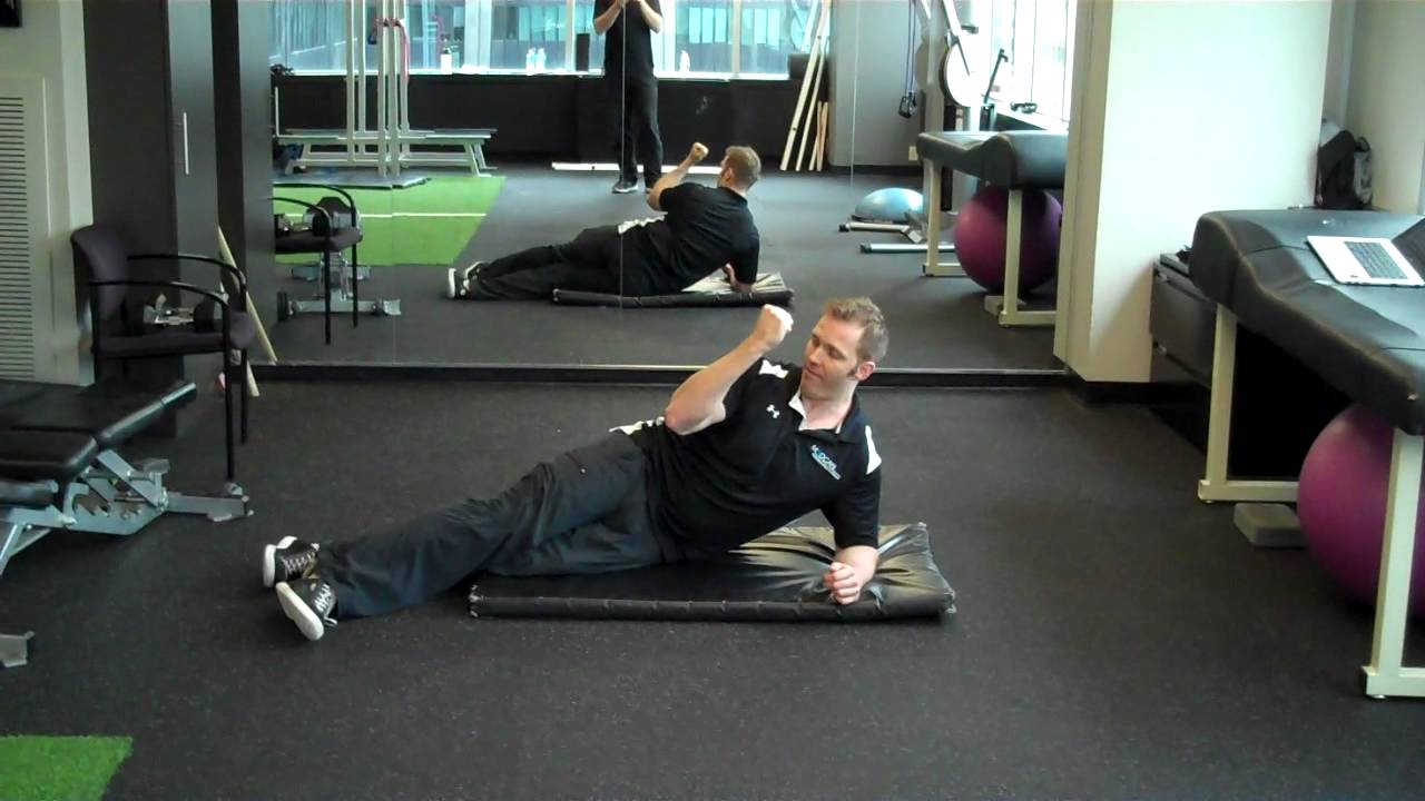 Staggered Feet Side Planks - YouTube