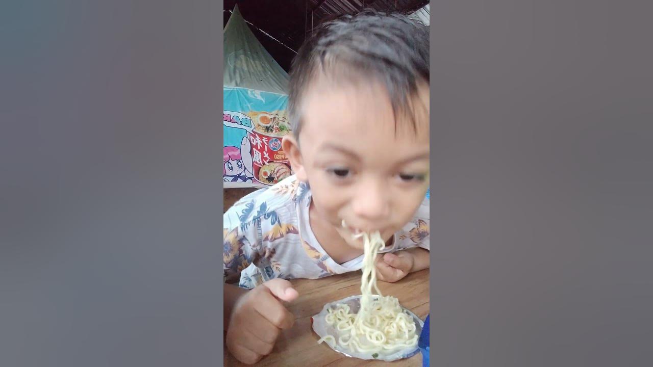 Habis les renang lahap banget makannya - YouTube