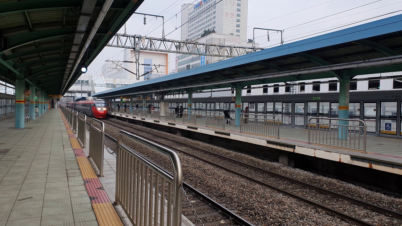 [4K] (KORAIL) ITX-새마을 도색 DHC-PP(경복호) 열차 시운전 성균관대역 통과영상 - YouTube