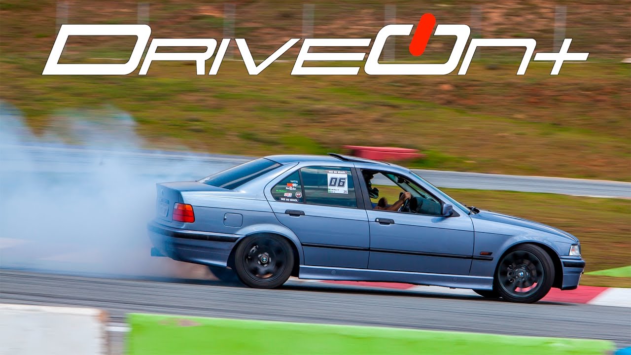 Drift de BMW 325i E36 - DriveOnBoard Mega Space - YouTube