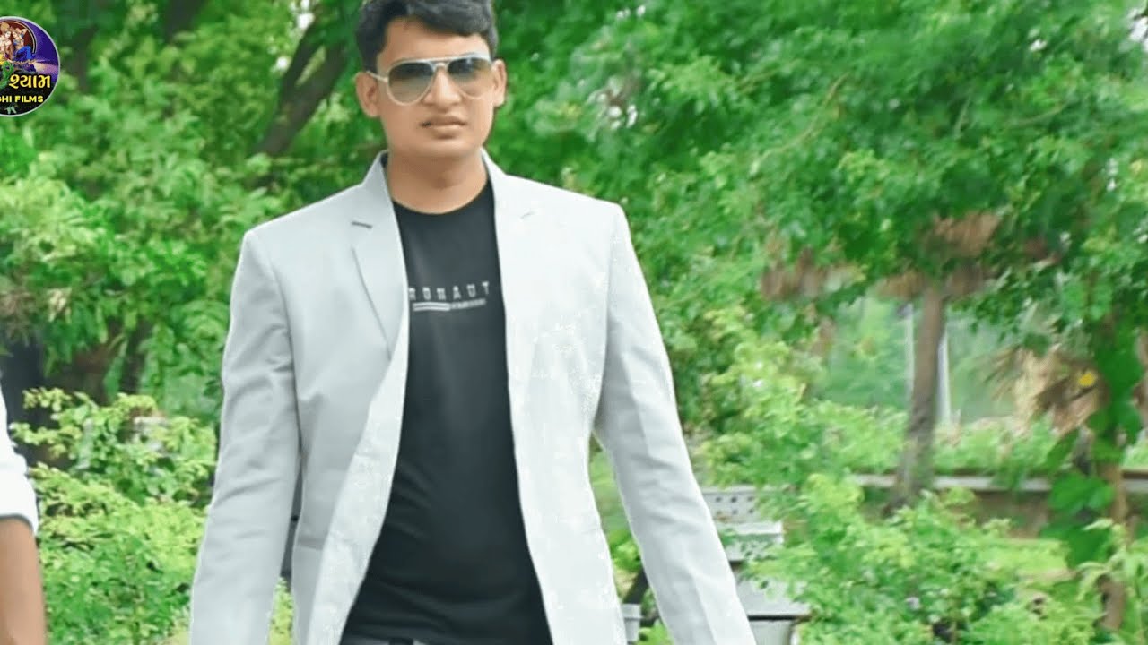 Prashant Kumar Singhaniya Hero Entry @SingerSunainaSargam - YouTube