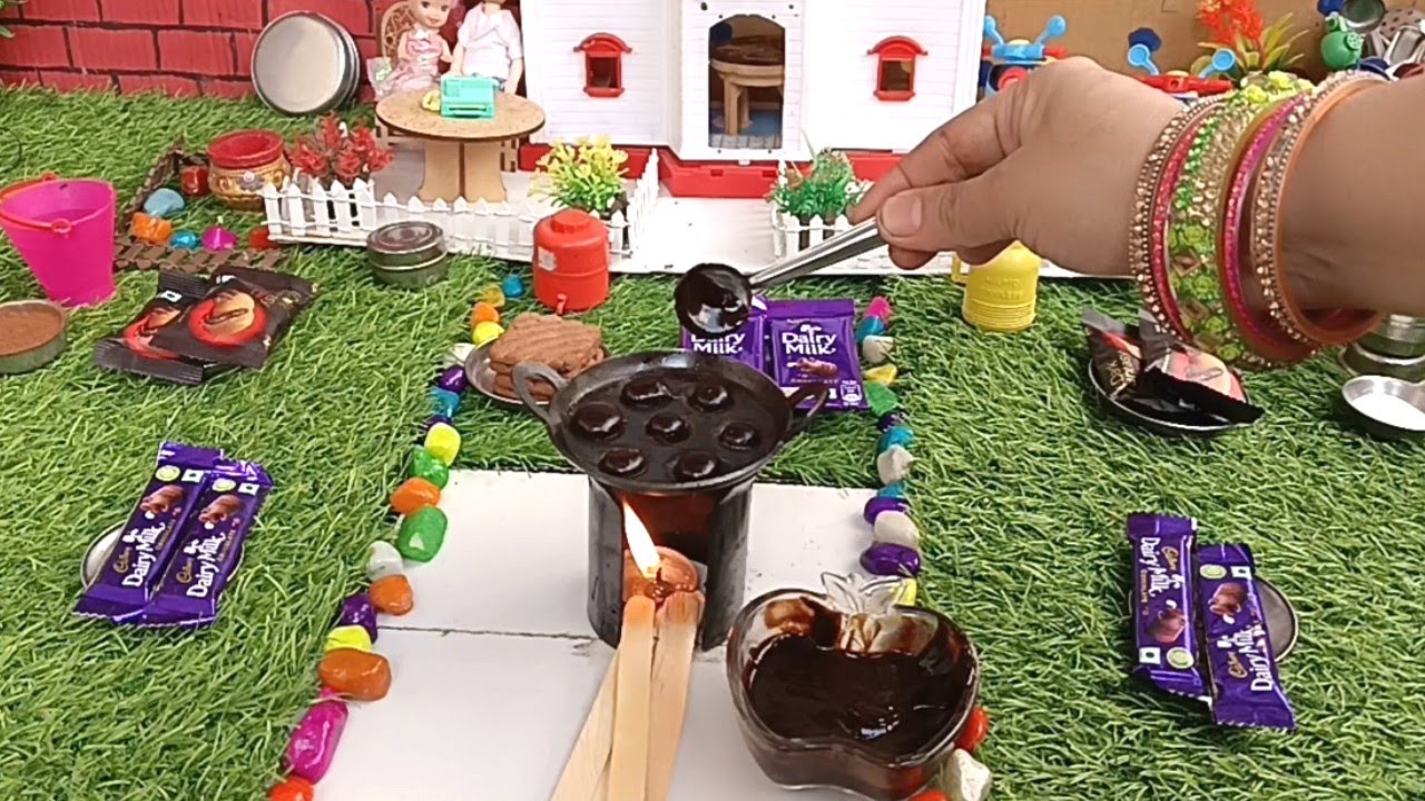 miniature Dairy Milk lava cake recipe || Mini chocolate cake ...