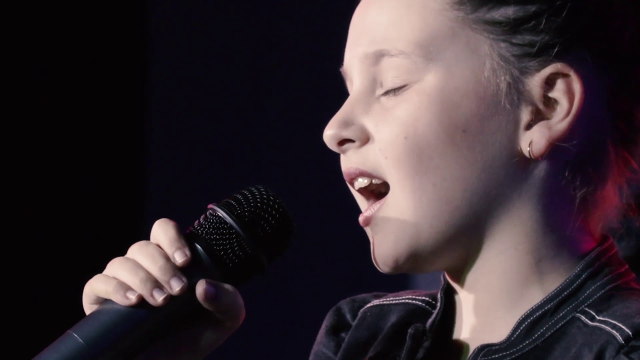 Annie Jones - Fasttrack SF Performance - YouTube