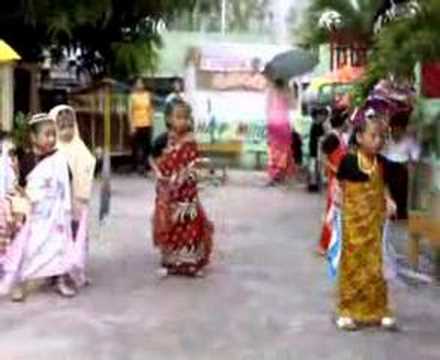 Muslim Dance - YouTube