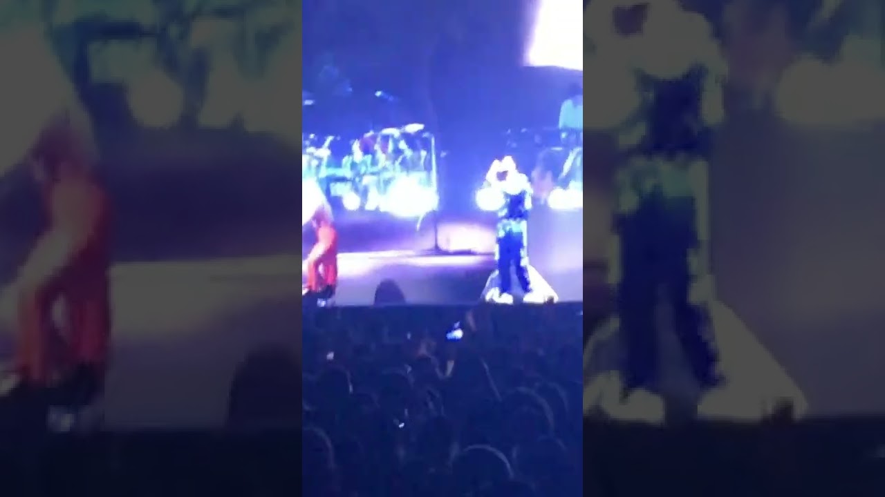 Craig David. Hold That Thought live tour. The O2 Arena, London. Heart ...