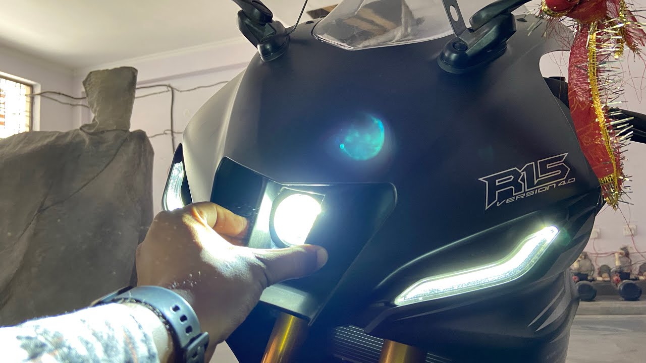 Yamaha R15v4 Headlight Issue | Company वालों ने भी हाथ जोड दिए 😒 ...