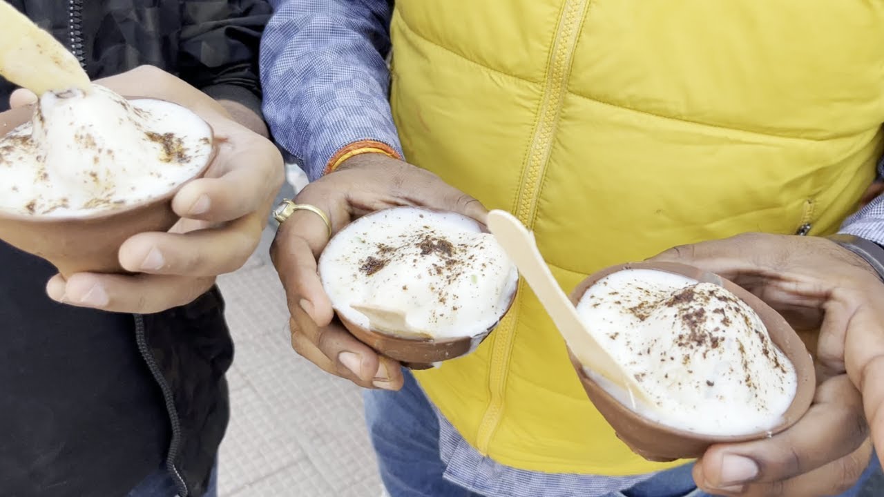 STREET FOOD IN VARANASI || OLDEST INDIAN STREET FOOD TOUR IN BANARAS ...