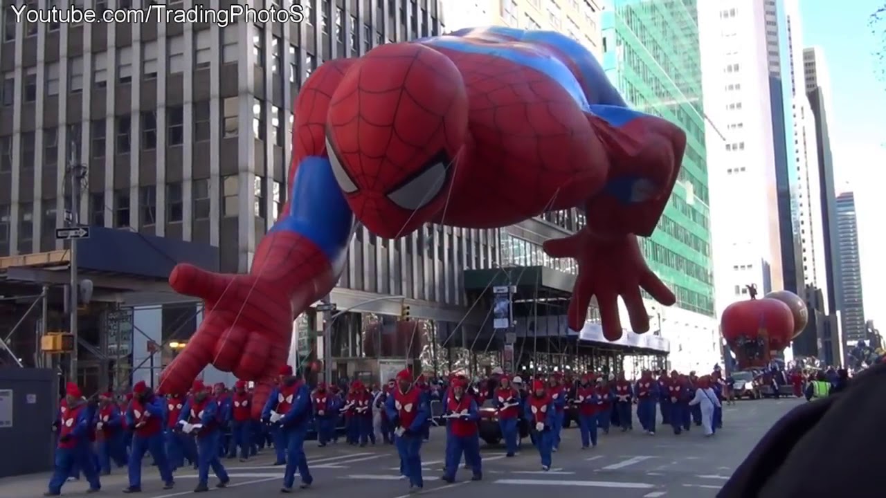 Spiderman at the Macy's parade, Thanks giving parade - YouTube