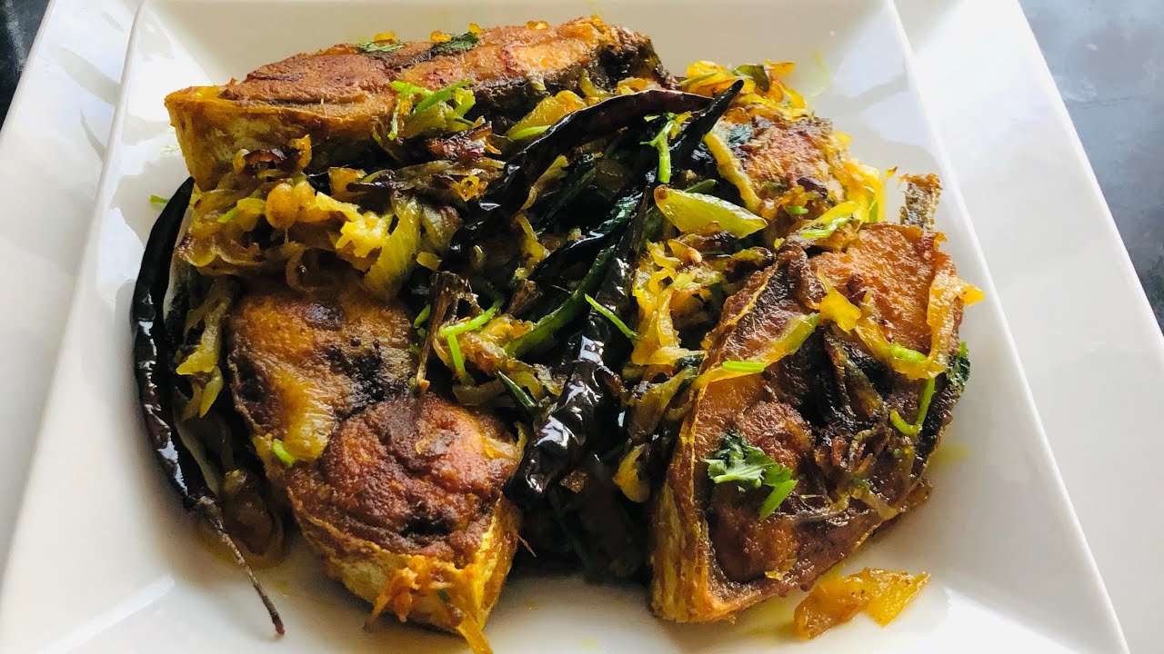 Hilish Fish Recipe With Onion,Chili/ Nina's Rannaghor &Vlogs. - YouTube