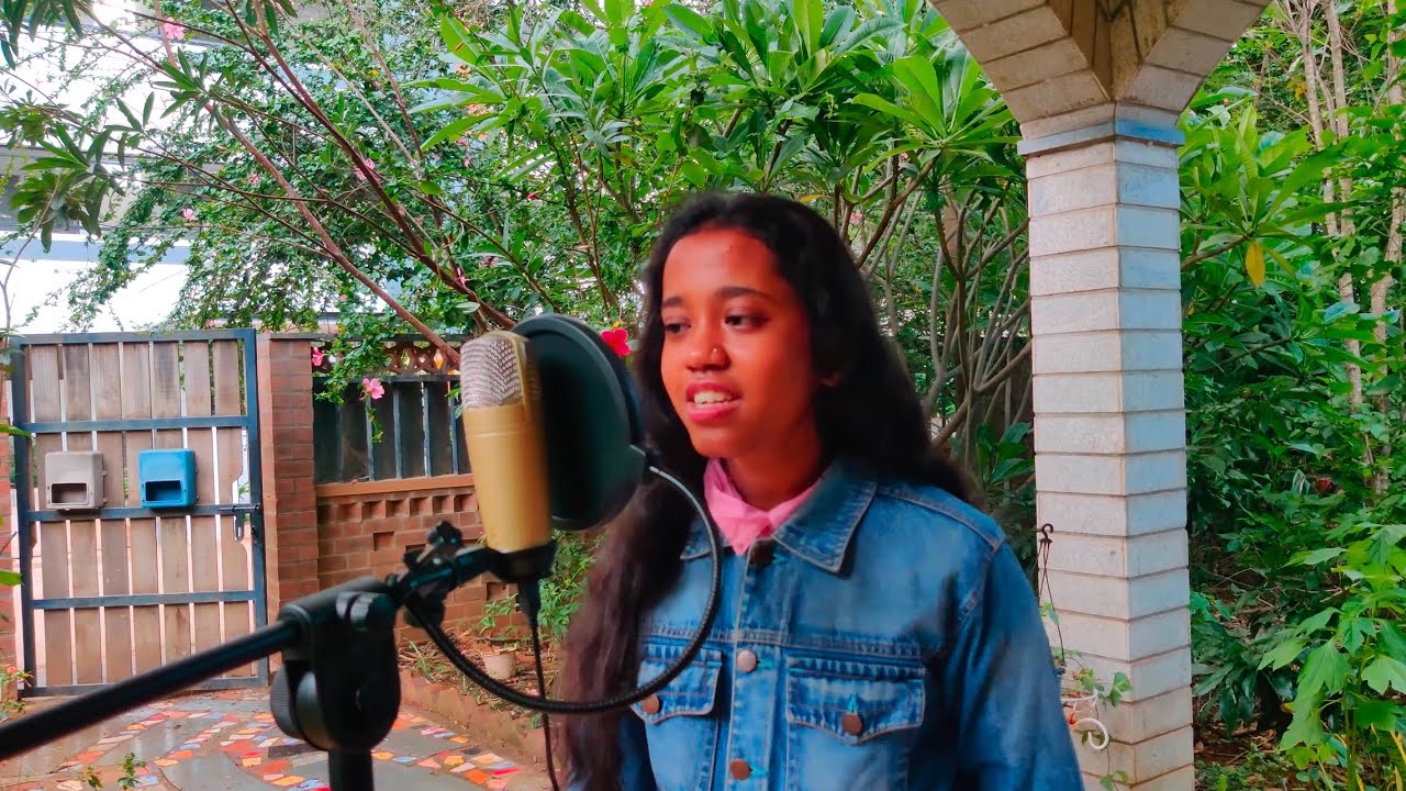 Yohini -Manike mage hithe cover by (Vennela.S) - YouTube