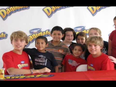 Dylan & Cole Sprouse at the Danimals Crush Cup event; Pictures. - YouTube