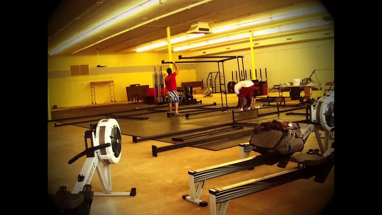 CrossFit Rise Above builds a Rogue Infinity Rig in Melbourne - YouTube