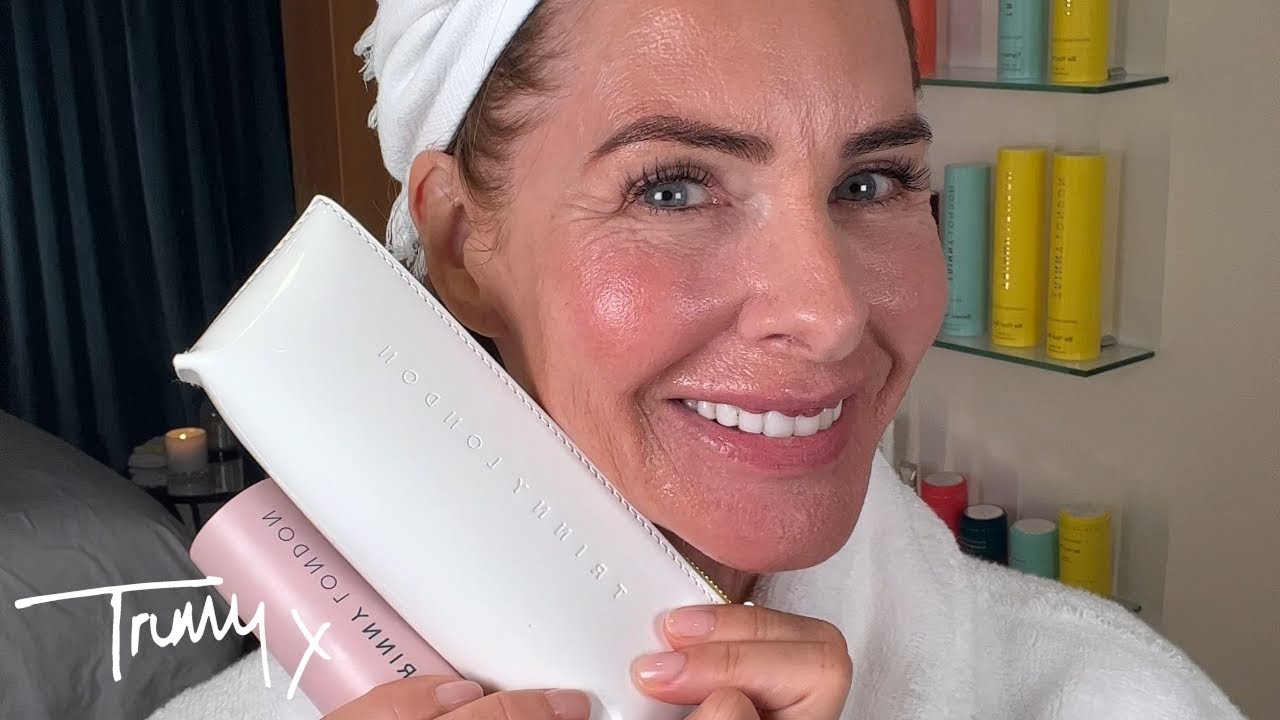 Trinny Talks: The Plump Up Microneedle | Skincare Tools | Trinny - YouTube