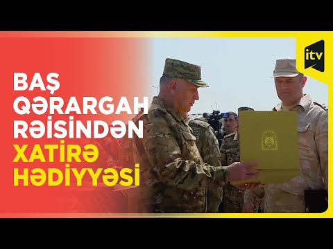 Kərim Vəliyev Monitorinq Mərkəzinin nümayəndələrinə xatirə hədiyyəsi verdi