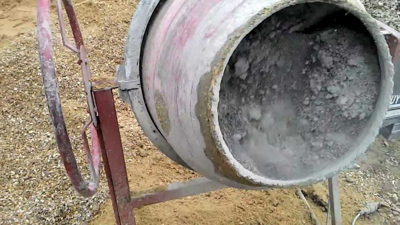 Comment préparer du béton - YouTube