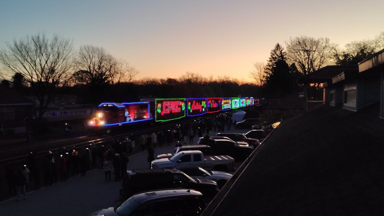 Foamers yelling "ThEy"ll ShUt ThE lIgHtS oFf If yOu DoN't BaCk Up" for ...