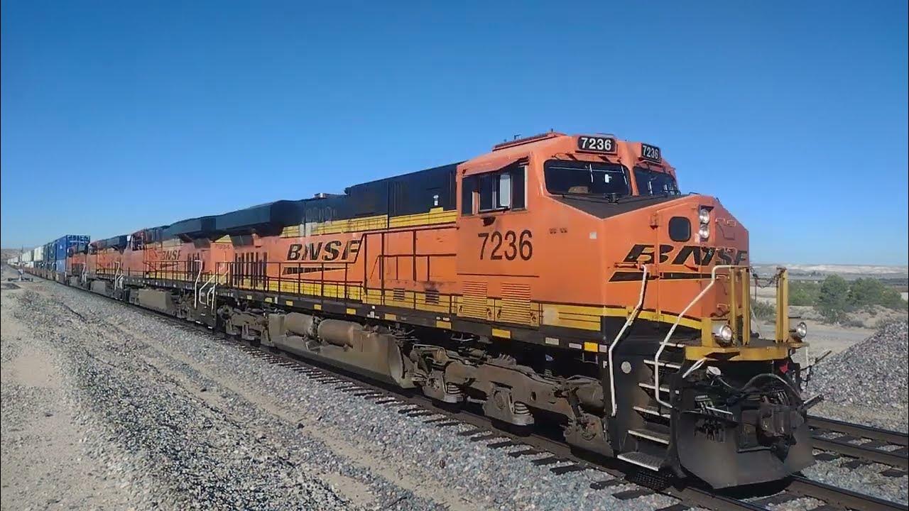 EB BNSF Domestic Intermodal Train At Helendale Ca! #bigbossrailfanner - YouTube