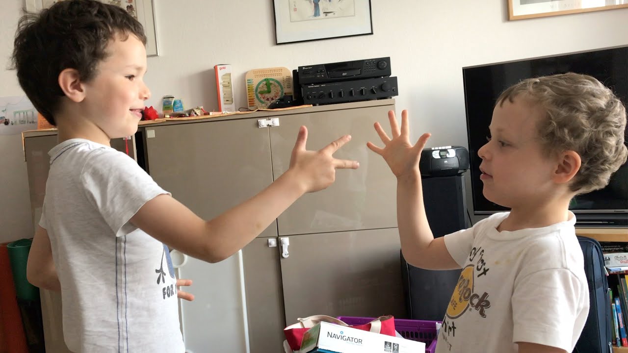 Pikachu meets rock paper scissors - 皮卡丘遇上石头剪刀布 - YouTube