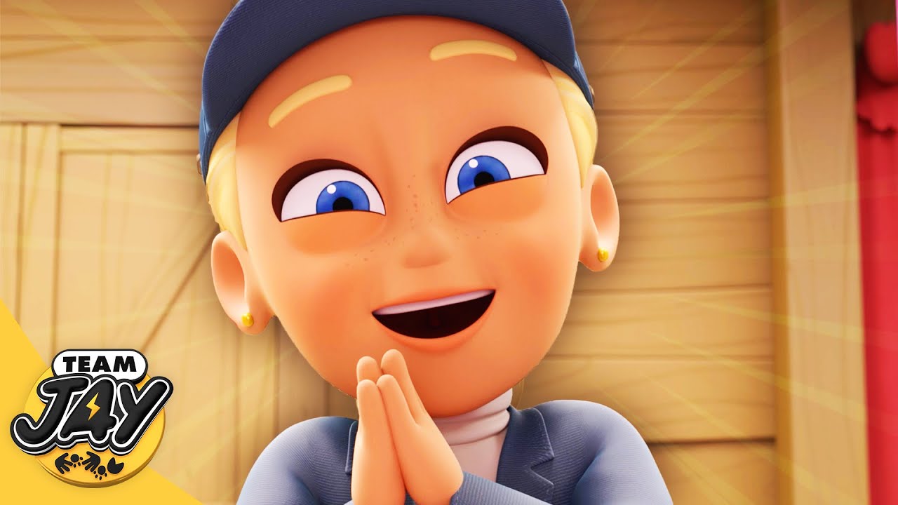 Cami plays giant pinball with Meana | Team Jay by Juventus - YouTube