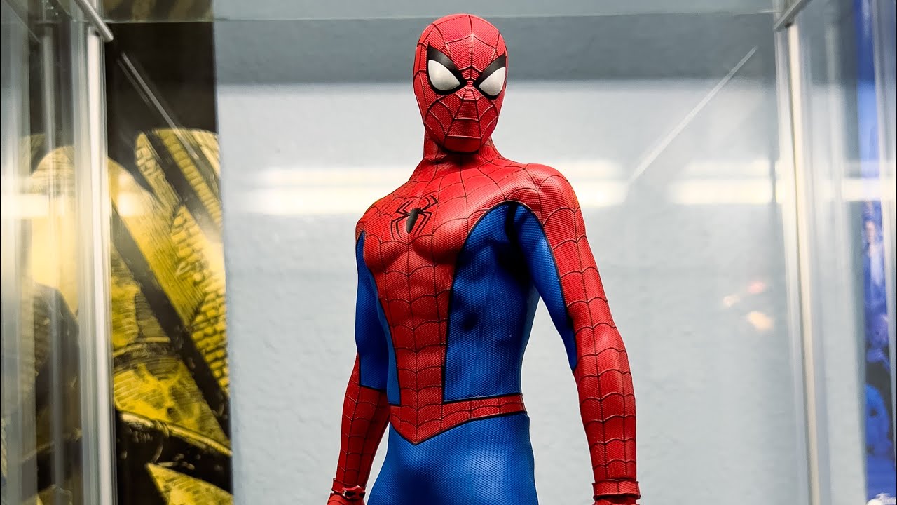 Spider-Man (Classic Suit) Sixth Scale Collectible Figure By Hot Toys ...
