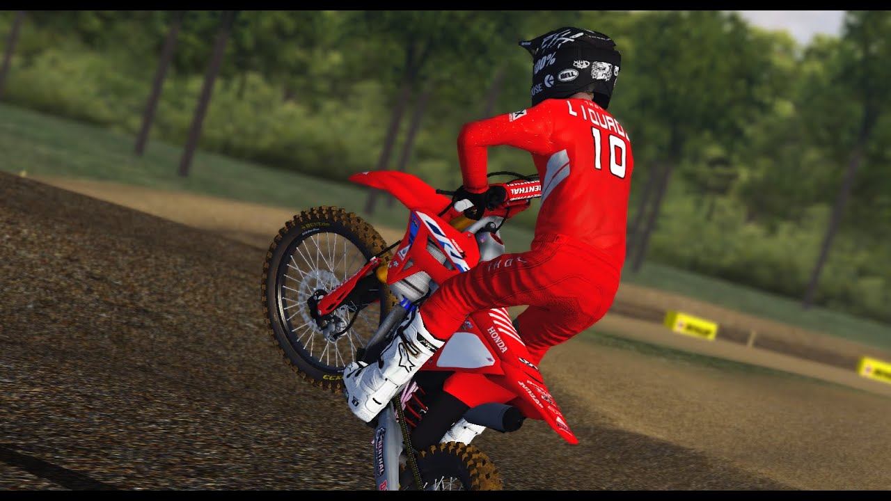 Dragging Helmets | Mx Bikes - YouTube