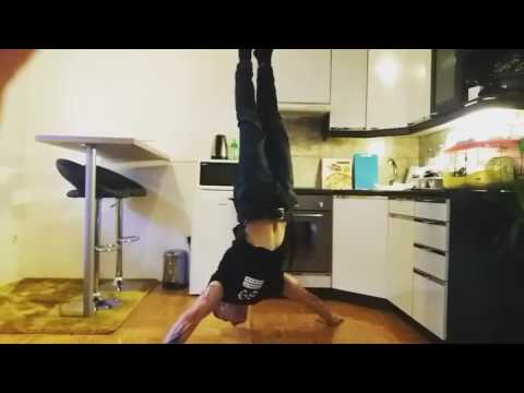 Wide arm (Japanese) handstand - YouTube