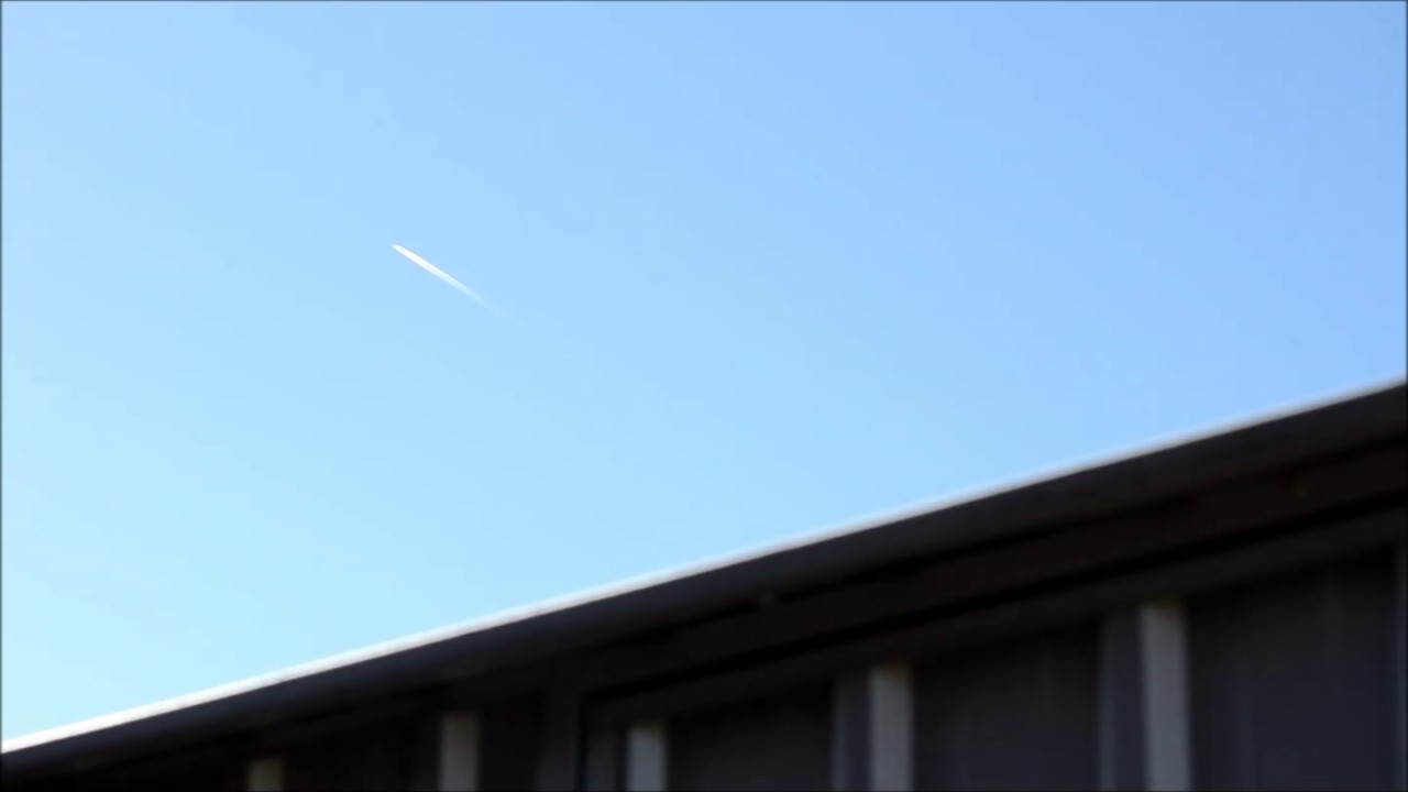 Sky Booms in Sydney on a Clear Day - YouTube