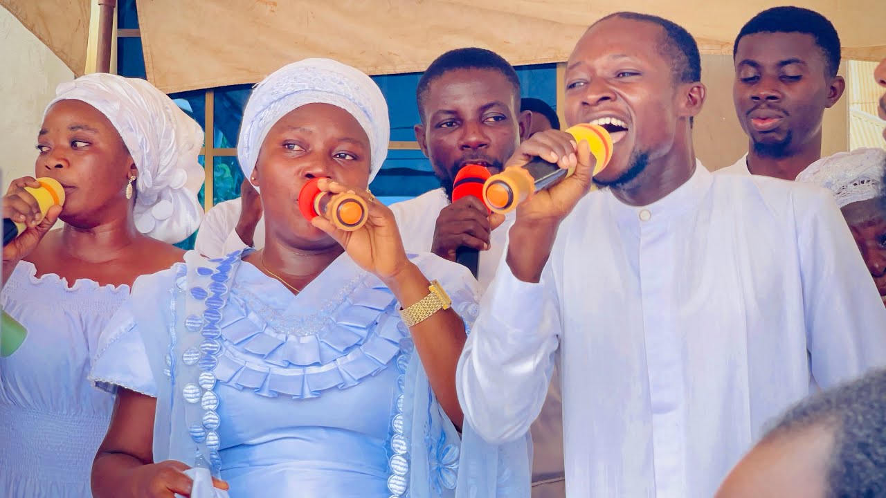 Wonuom Kanaando Na Yɛrekɔ - Moses & Selina || The Living Faith ...