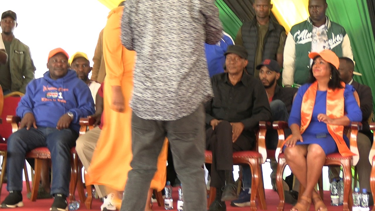 MADNESS!! LOOK AT WHAT KAREN NYAMU DID WITH MP KAJWANG AT THE STAGE IN ...