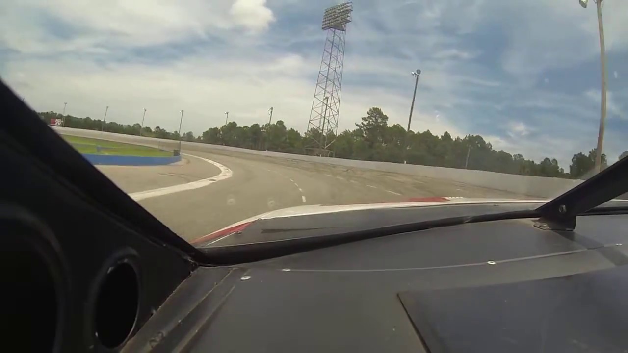 VTUBER DRIVES A NASCAR RACECAR! - YouTube