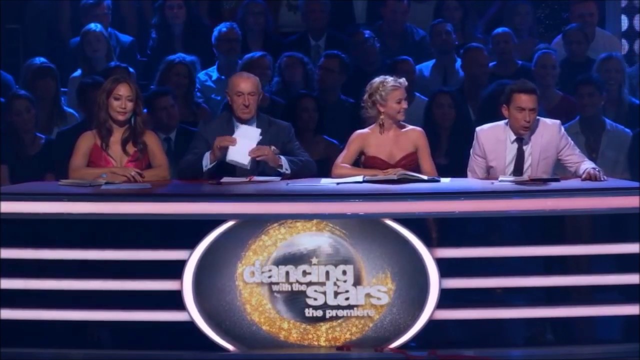 Laurie Hernandez & Val - Cha cha - Judges table - Week 1 - YouTube