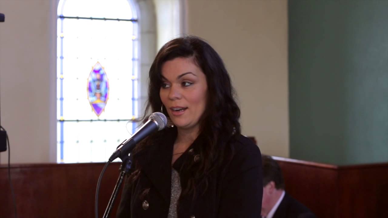 On Eagles wings Nikki Kavanagh - YouTube