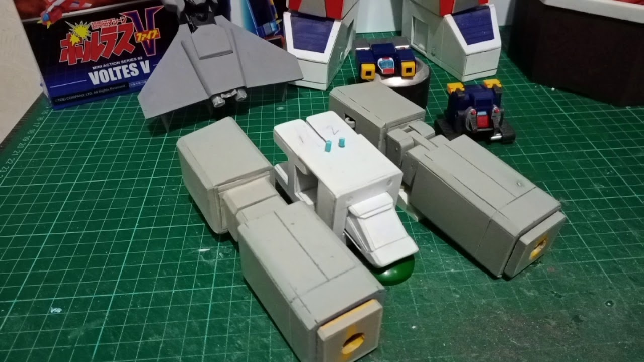 Volt Bomber scratchbuilt Voltes V - YouTube